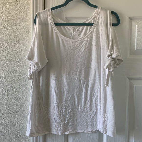 Soho | Tops | Soho Tie Sleeve White Tee Shirt | Poshmark